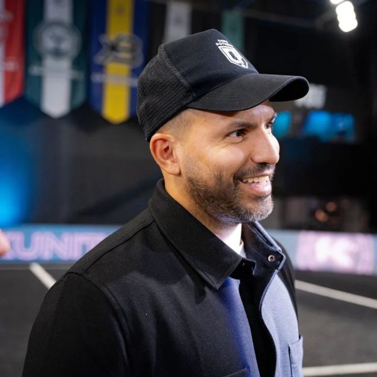 YPF auspició la AFA blue del Kun Agüero tras la reunión con Santiago ...