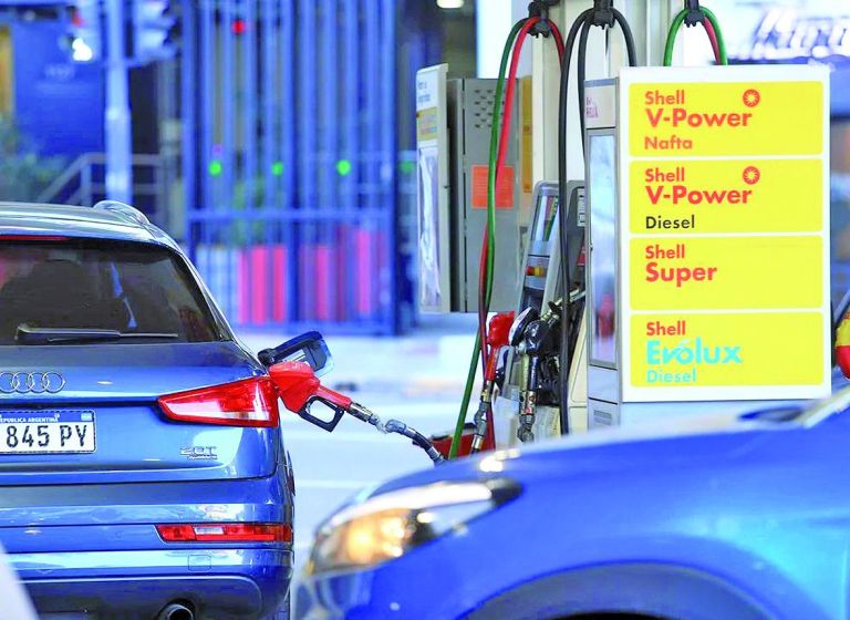 Aumento de los combustibles: cuánto pasó a costar la nafta y el gasoil desde este domingo ...