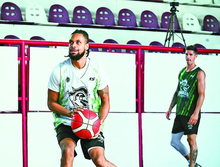 Robert Whitfield sigue poniéndose a punto | Diario Crónica