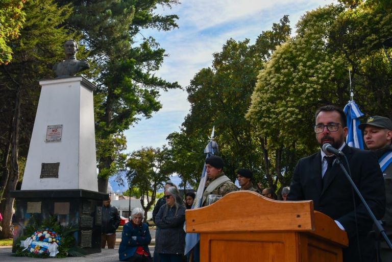 Taccetta en el 119° aniversario: "Esquel sigue adelante, unida y ...
