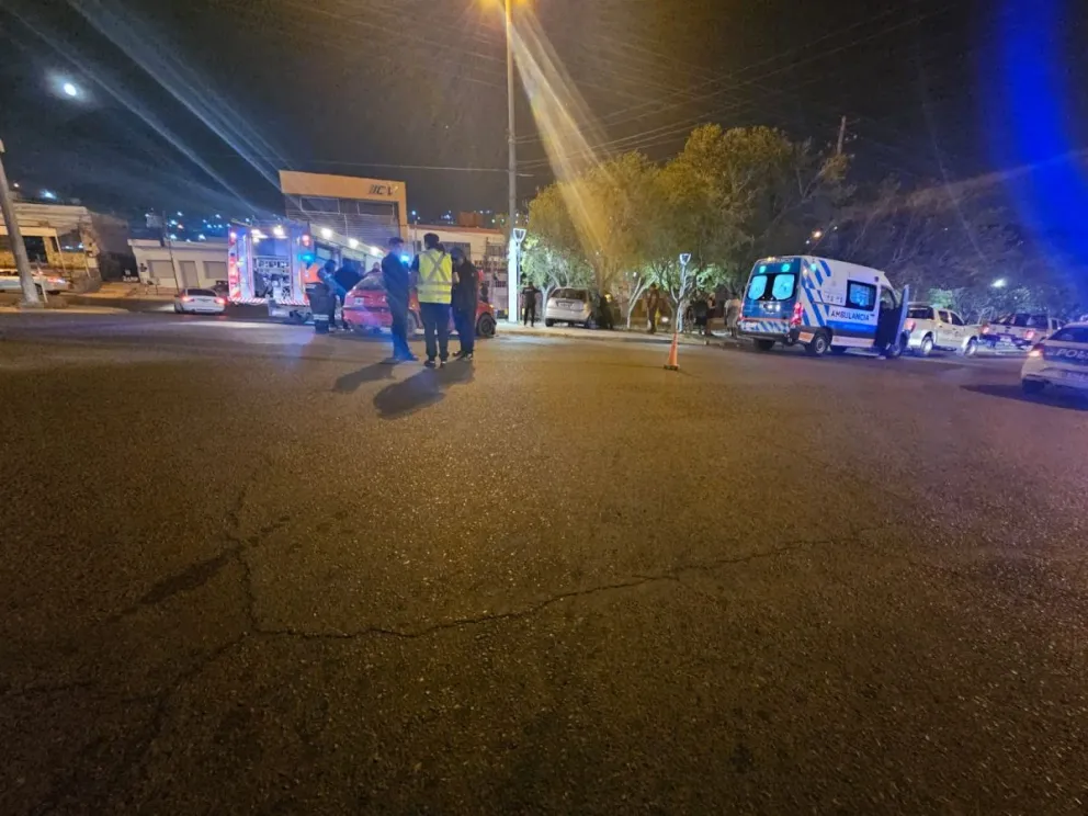 Fuerte colisión en Rivadavia y Kennedy dejó daños materiales | Diario ...